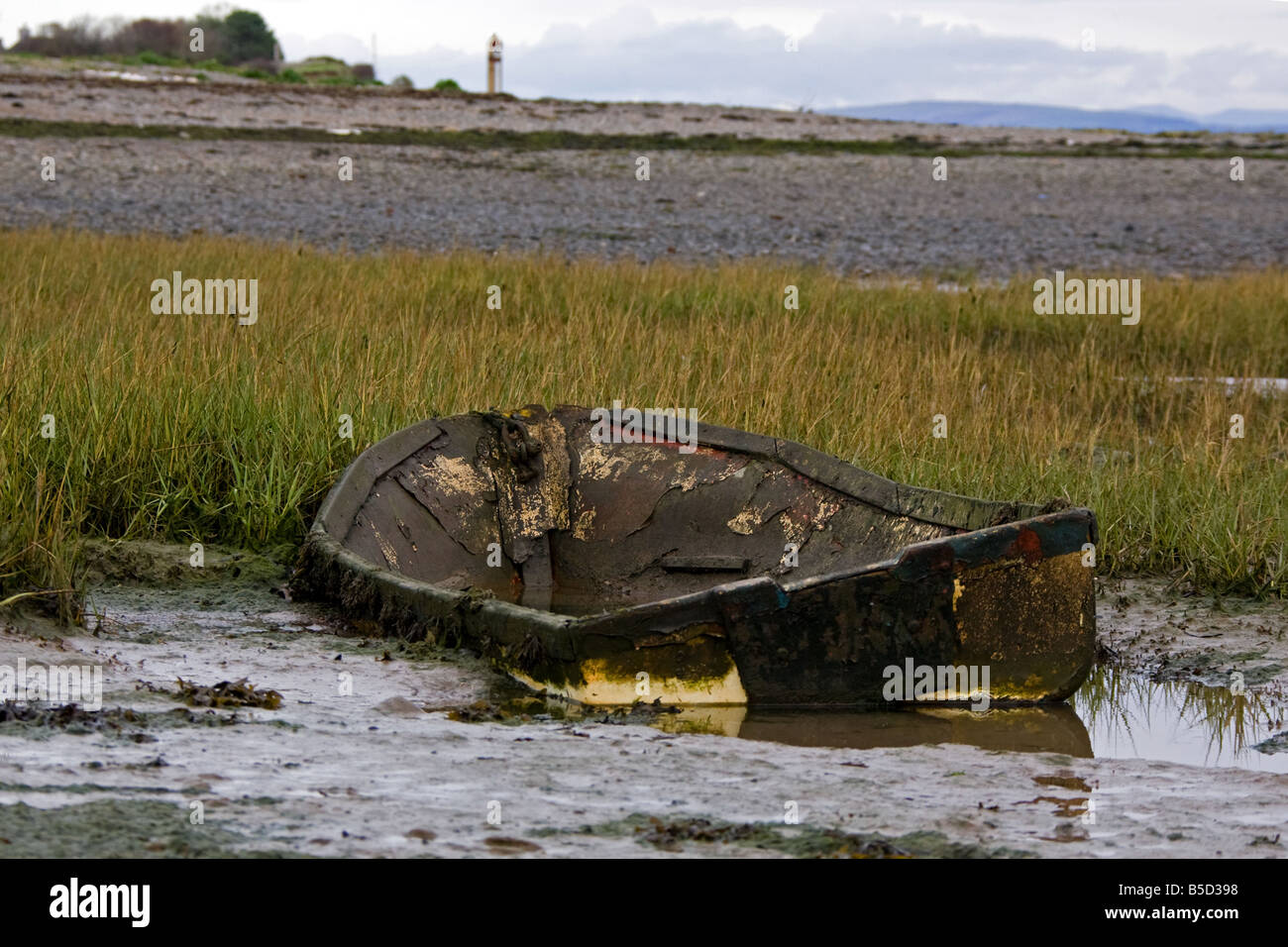 Abandoned barrow boat hi-res stock photography and images - Alamy