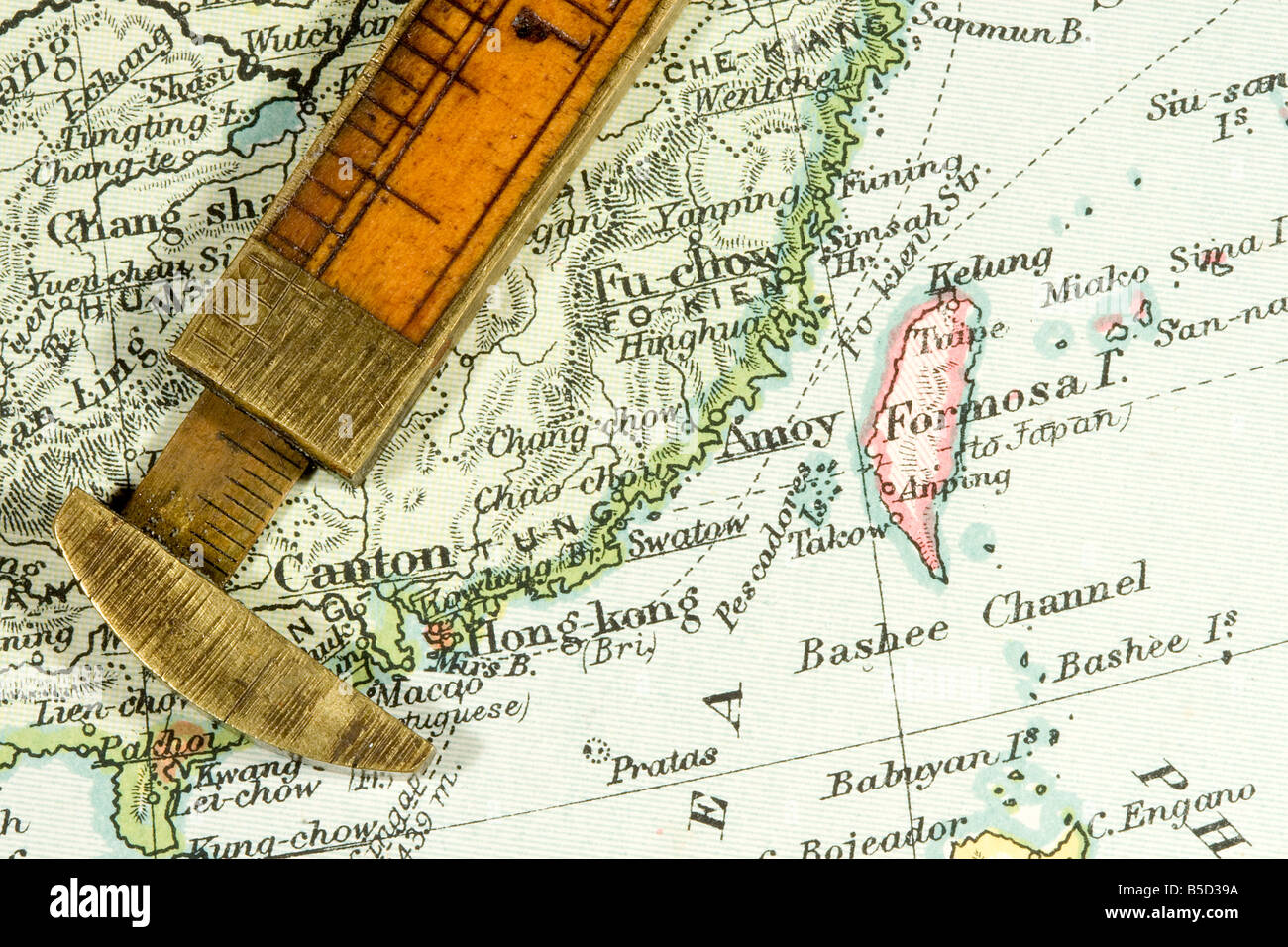 Vintage 1907 copyright expired map showing countries and trade routes ...