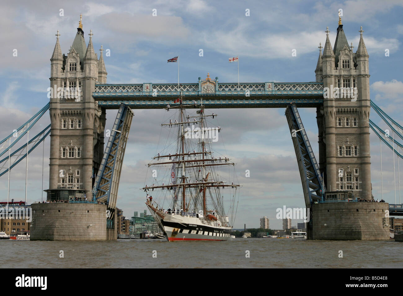 tall ship passing through tower bridge Stock Photo - Alamy