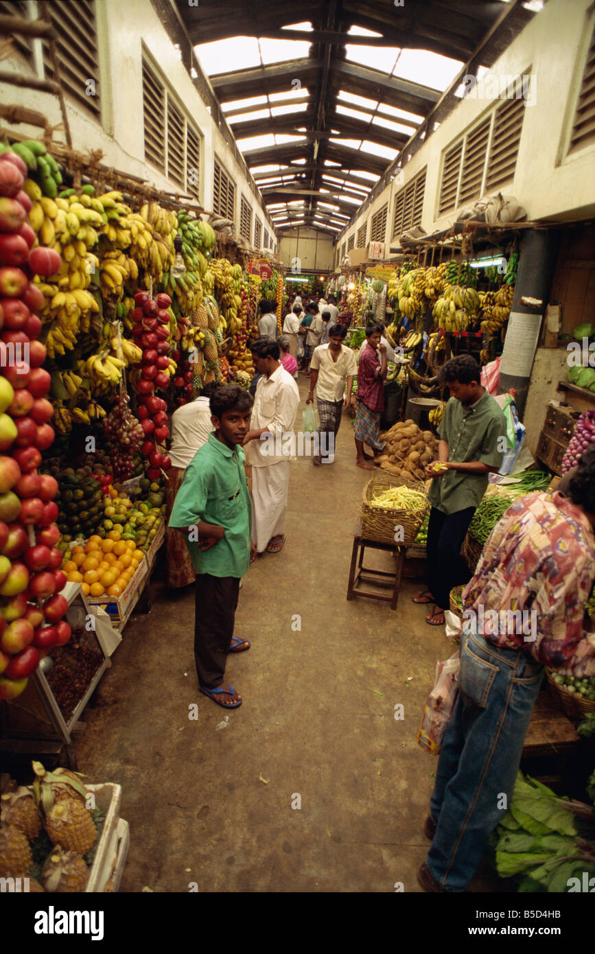 Kandy market man sri lanka hi-res stock photography and images - Alamy