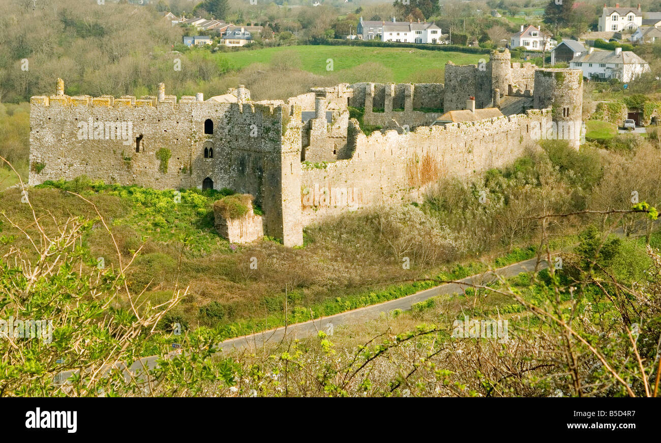 Tenby castle ruins hi-res stock photography and images - Alamy