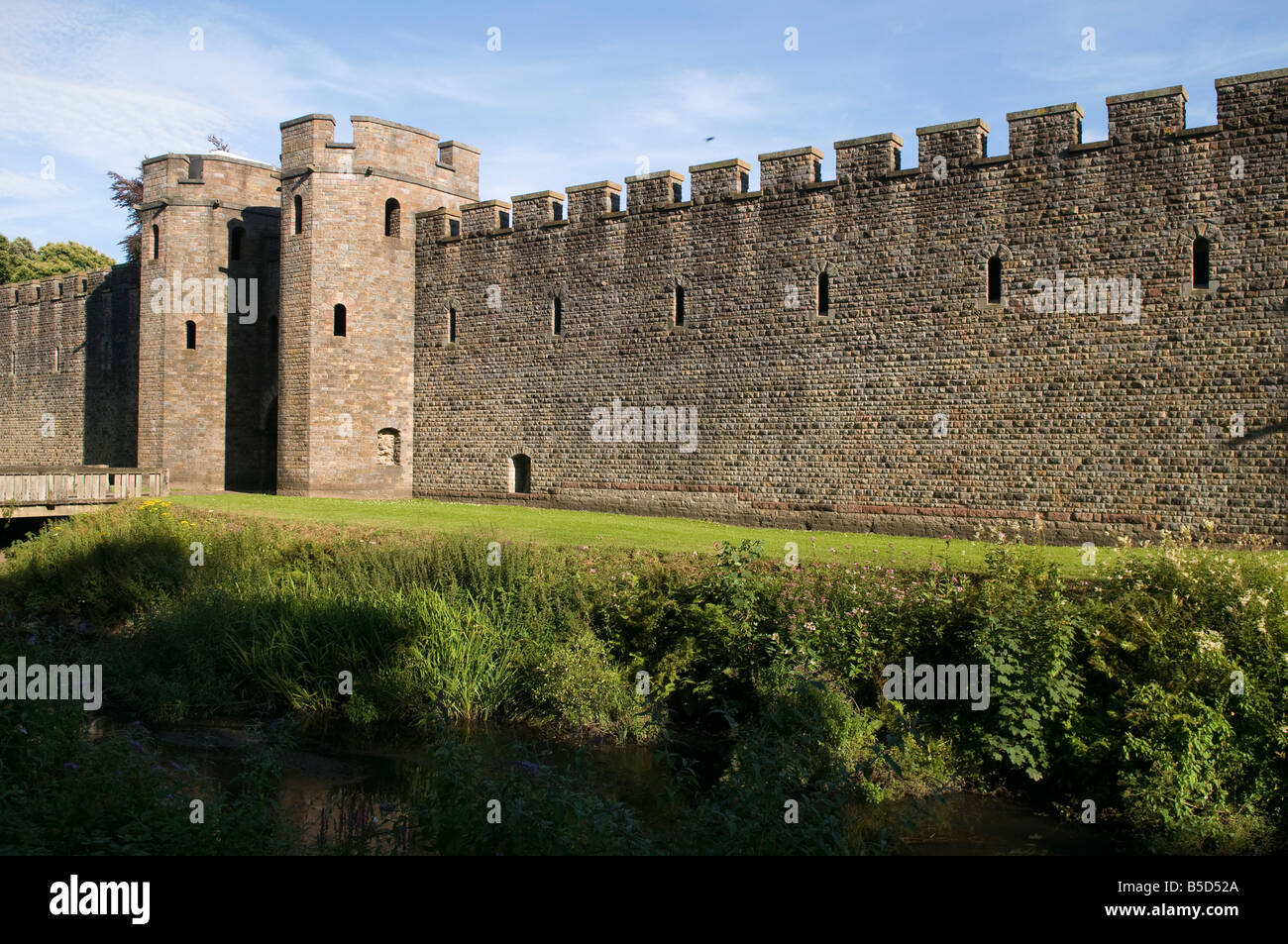 Cardiff castle wales hi-res stock photography and images - Alamy