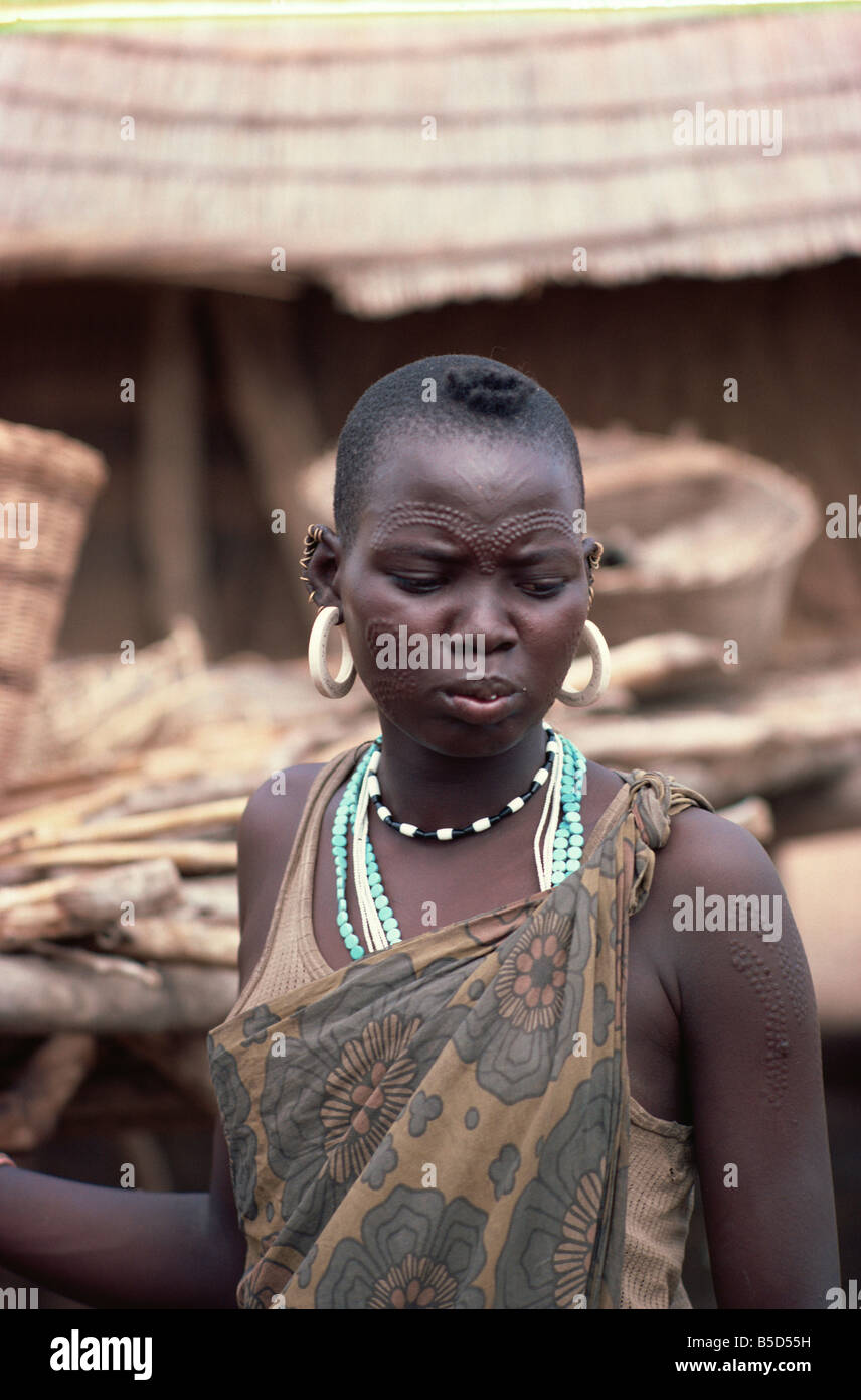 Dinka women hi-res stock photography and images - Alamy