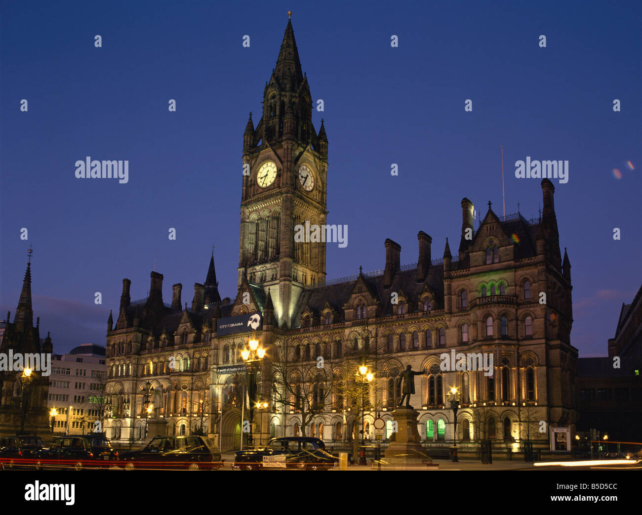 Manchester town hall hi-res stock photography and images - Alamy