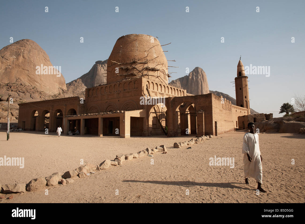 The Khatmiyah mosque at the base of the Taka Mountains, Kassala, Sudan ...