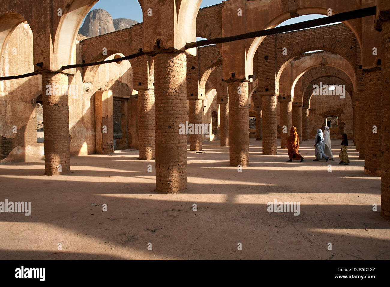 The Khatmiyah mosque at the base of the Taka Mountains, Kassala, Sudan ...