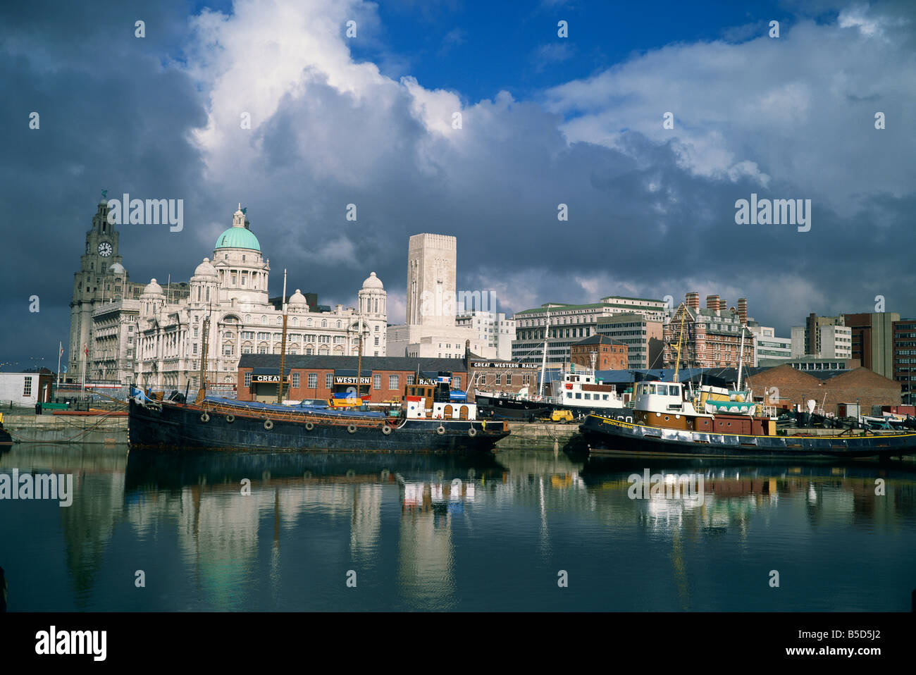 Reflections liverpool docks hi-res stock photography and images - Alamy