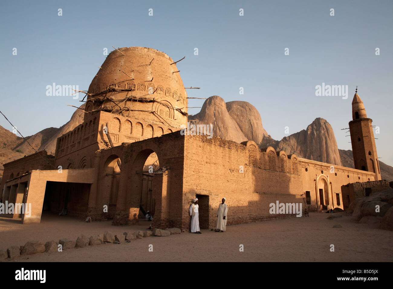 The Khatmiyah mosque at the base of the Taka Mountains, Kassala, Sudan ...