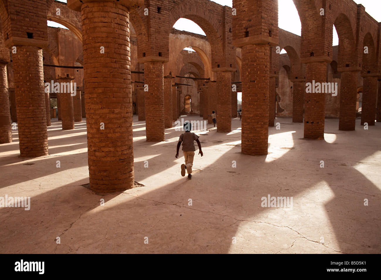The Khatmiyah mosque at the base of the Taka Mountains, Kassala, Sudan ...