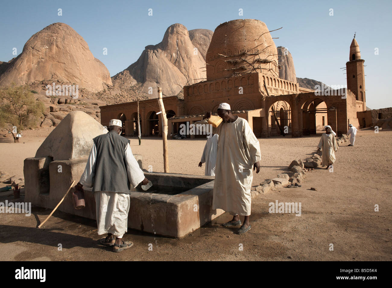The Khatmiyah mosque at the base of the Taka Mountains, Kassala, Sudan ...