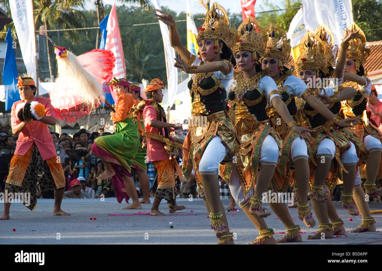 Sequence dancing hi-res stock photography and images - Alamy
