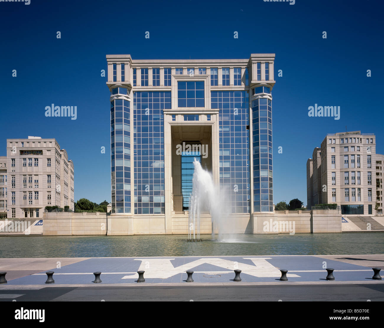 Hotel de Region Montpellier France. Post modern development by Ricardo ...