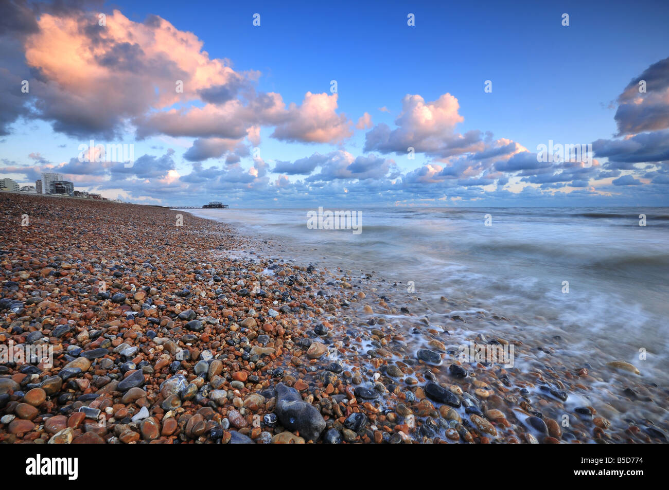 Brighton pier sunset pink sky hi-res stock photography and images - Alamy