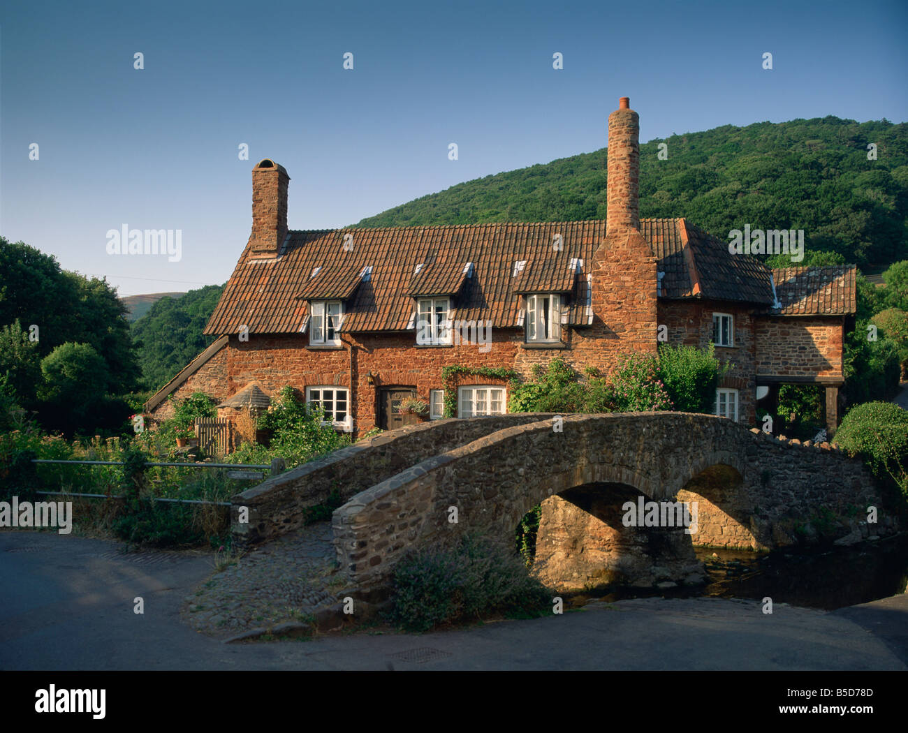 Packhorse bridge hi-res stock photography and images - Alamy