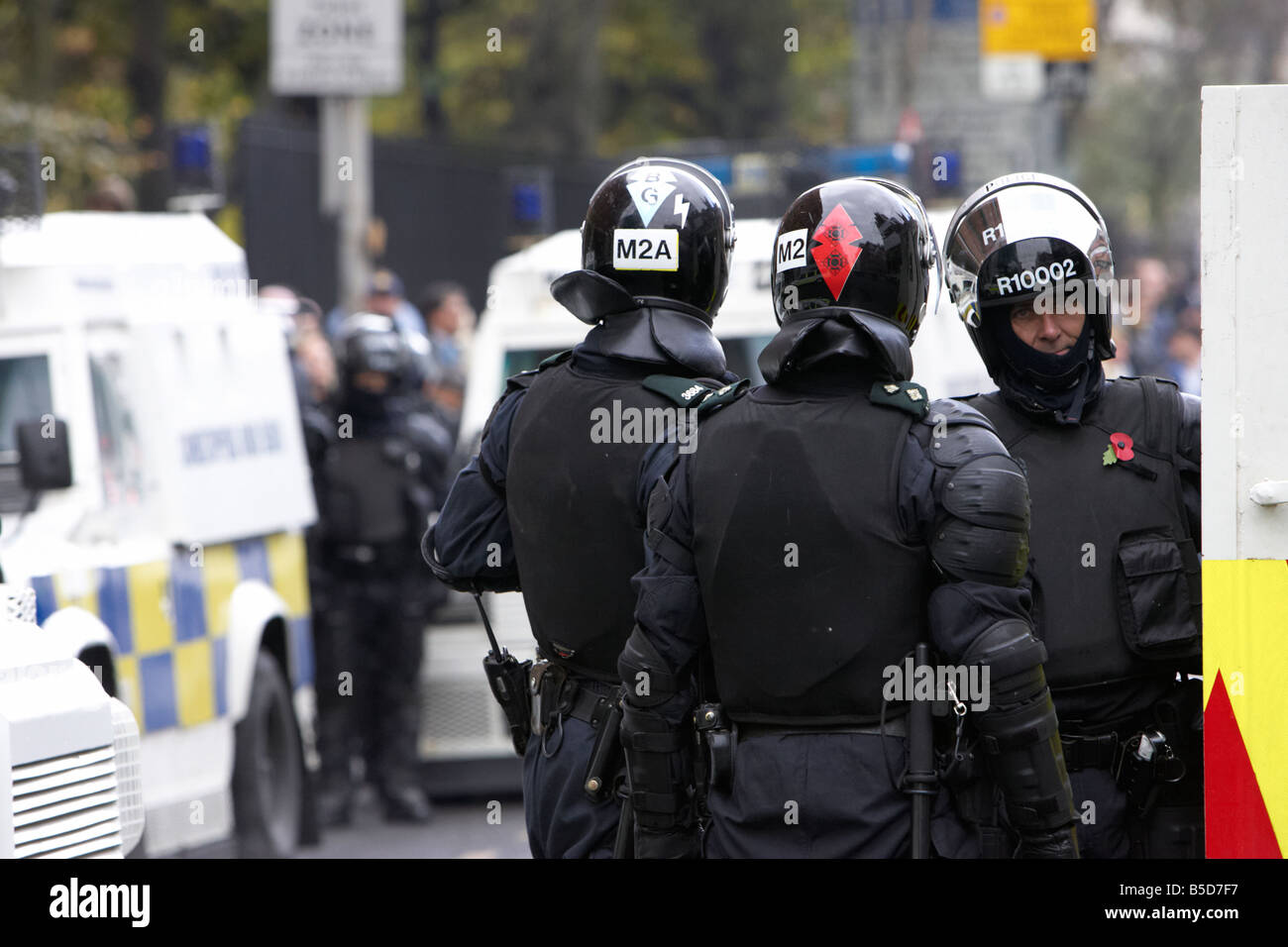 PSNI Police Service of Northern Ireland riot control officers assemble ...