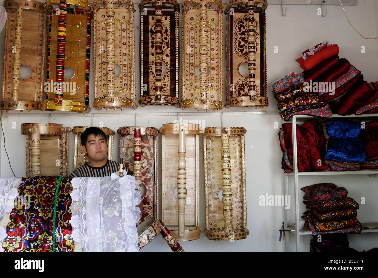 Traditional baby cradle hi-res stock photography and images - Alamy