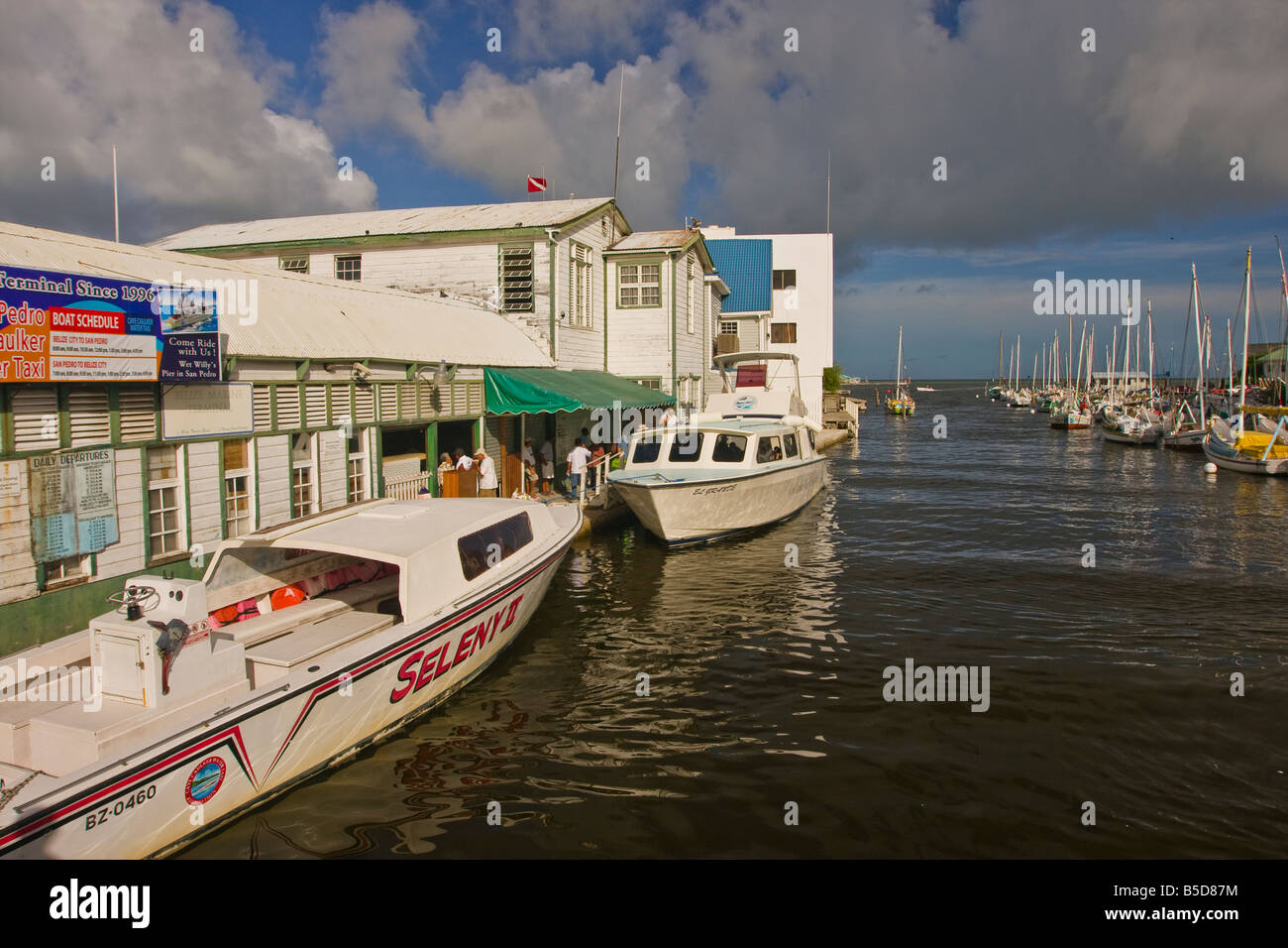 Belize water taxi hi-res stock photography and images - Alamy