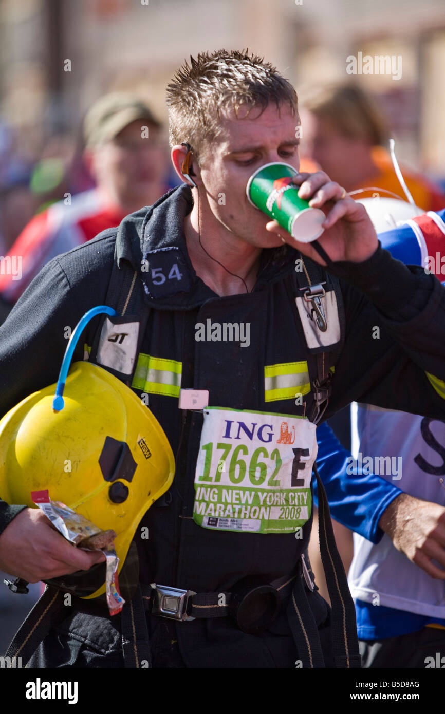 Fireman marathon hi-res stock photography and images - Alamy