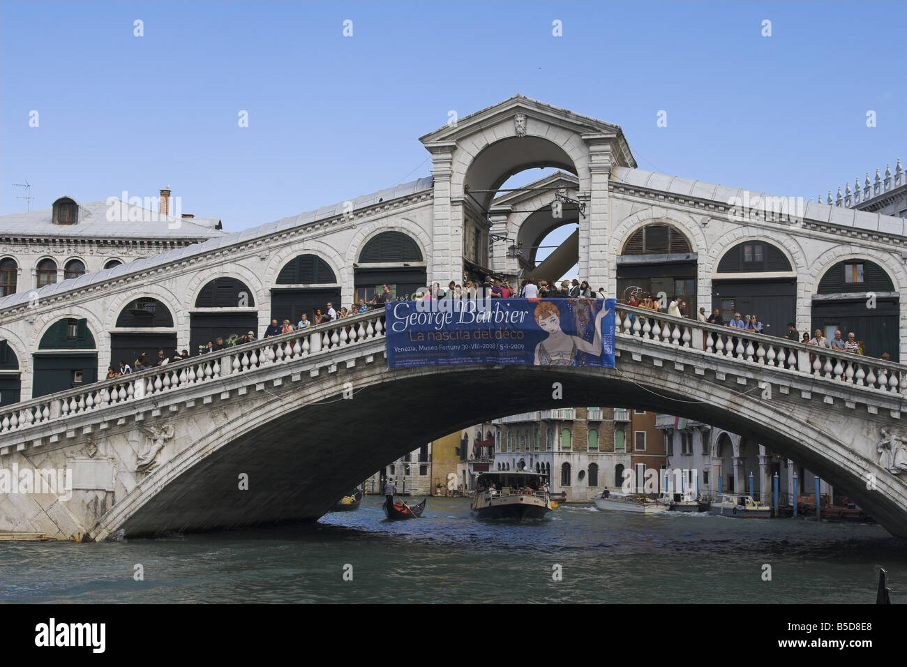 Ponte bus hi-res stock photography and images - Alamy