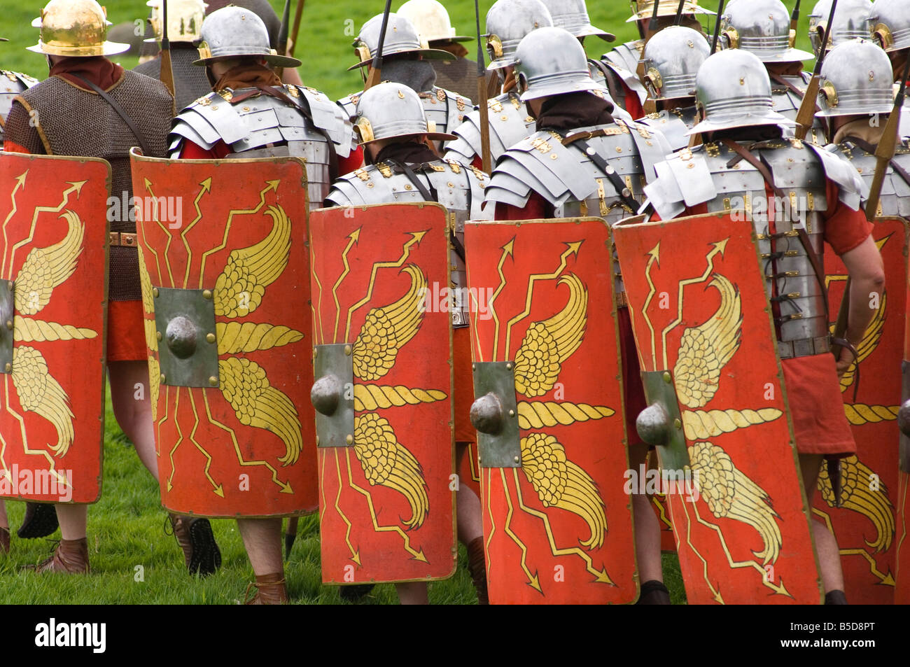 Roman soldiers and hadrian's wall hi-res stock photography and images ...