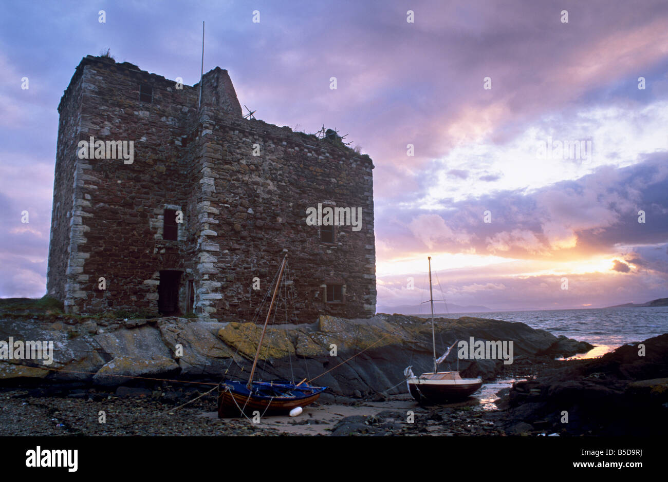 Portencross castle hi-res stock photography and images - Alamy