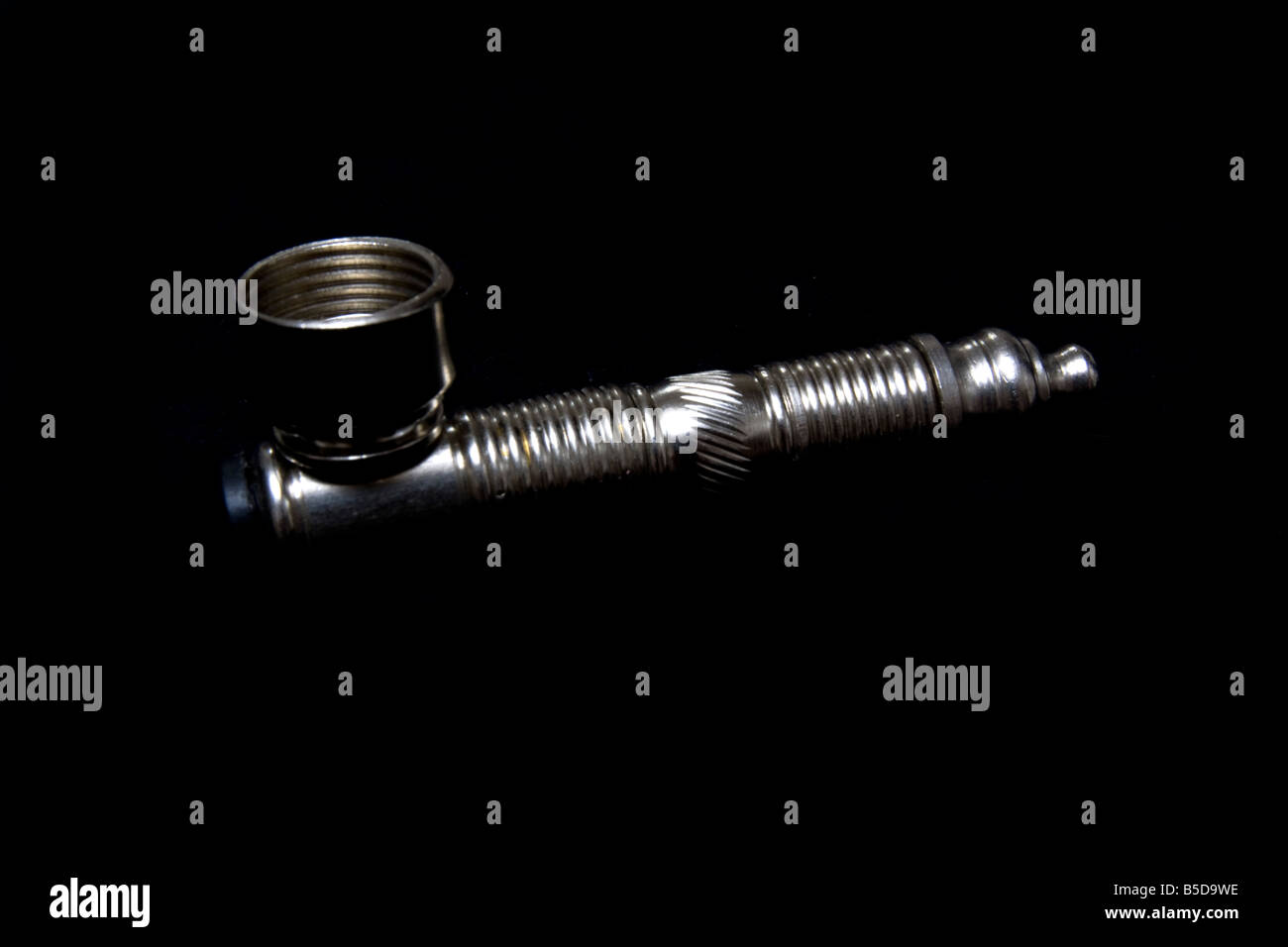 Crack Pipe Stock Photos & Crack Pipe Stock Images - Alamy