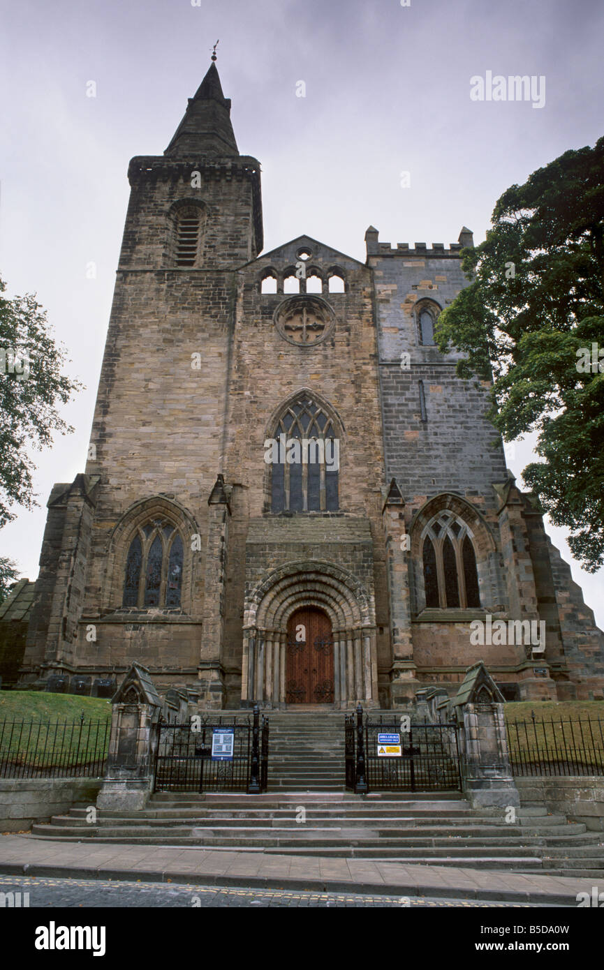 Dunfermline Abbey church, where Robert the Bruce is buried, Dunfermline ...