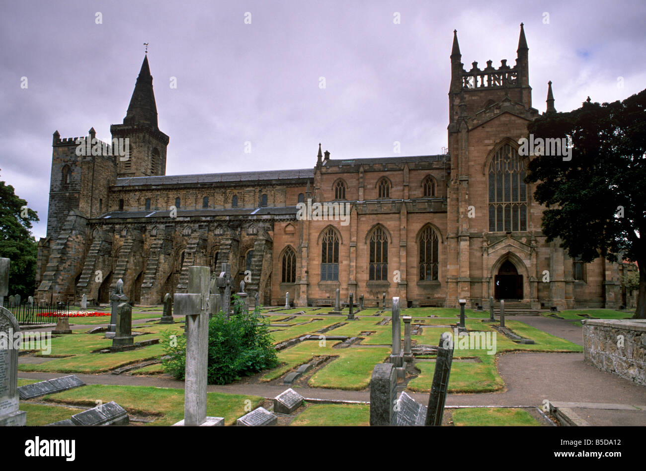 Dunfermline Abbey church, where Robert the Bruce is buried, Dunfermline ...