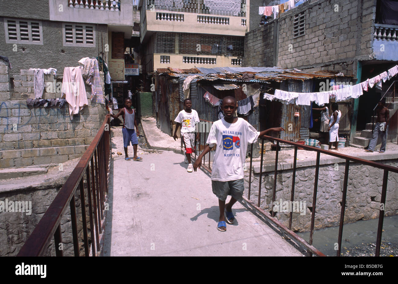 Haiti slum hi-res stock photography and images - Alamy