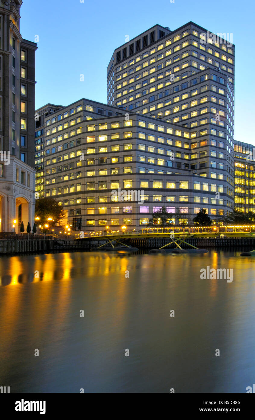 Credit suisse one cabot square hi-res stock photography and images - Alamy