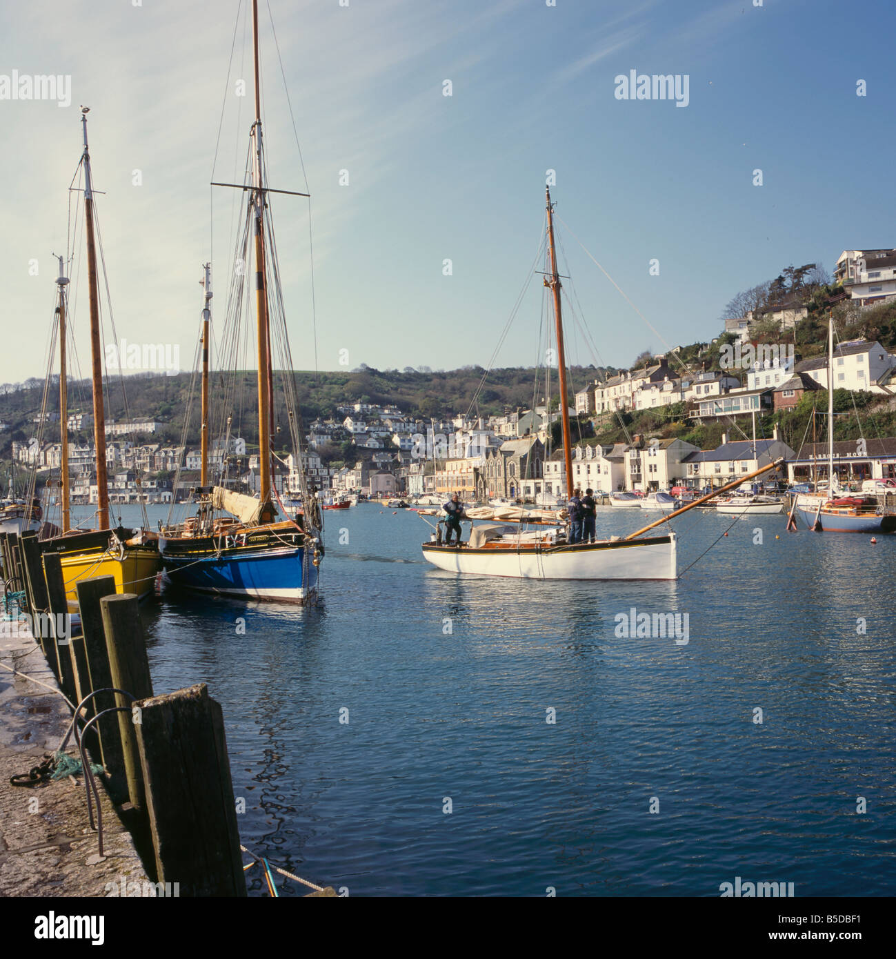 Looe boats hi-res stock photography and images - Alamy
