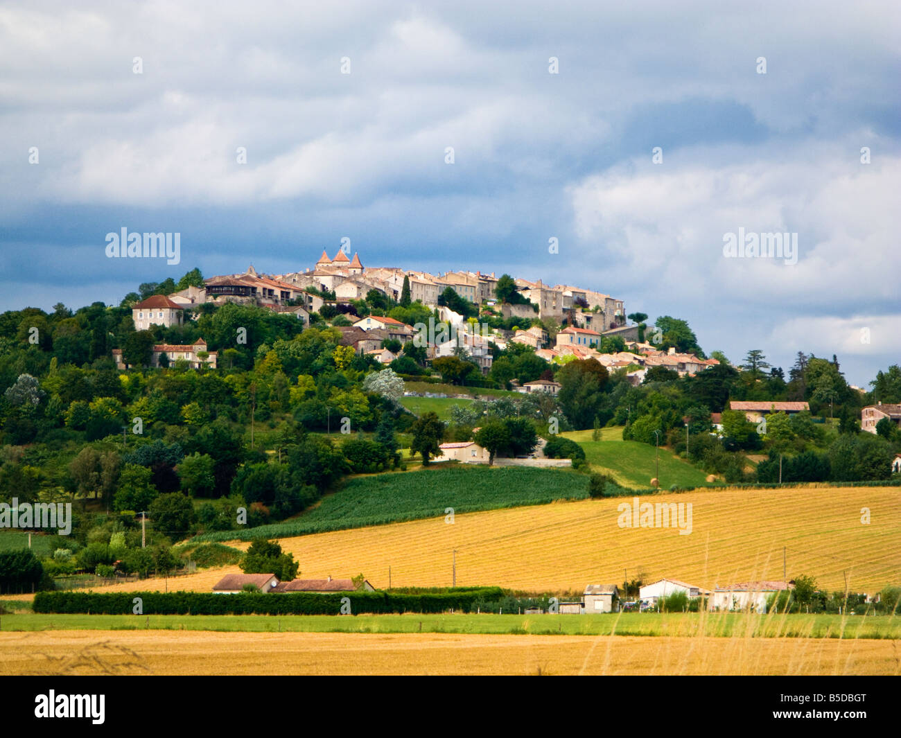 The French bastide town of Lauzerte in Tarn et Garonne, France, Europe ...