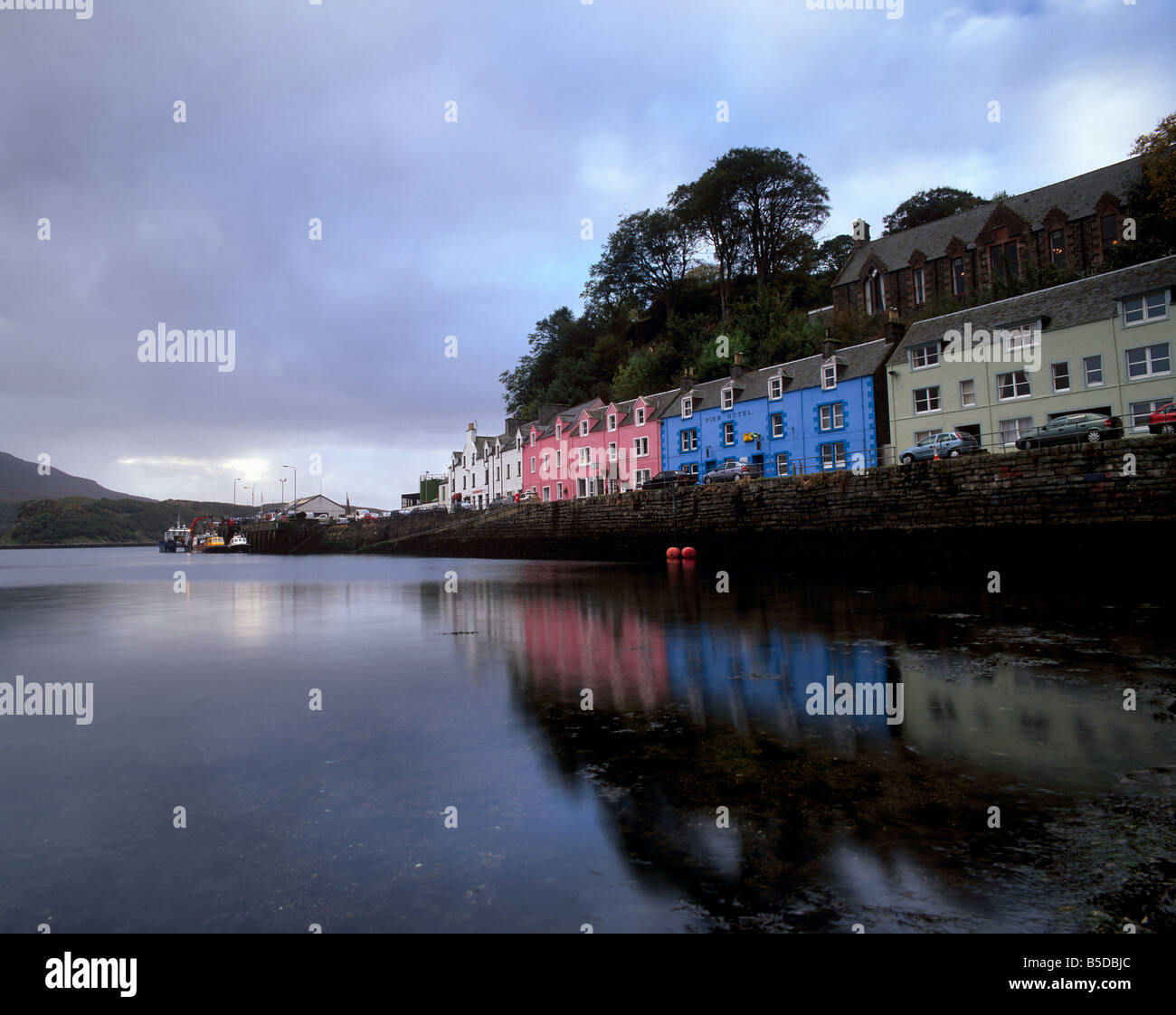 Portree harbour and painted houses, Portree, Isle of Skye, Inner ...