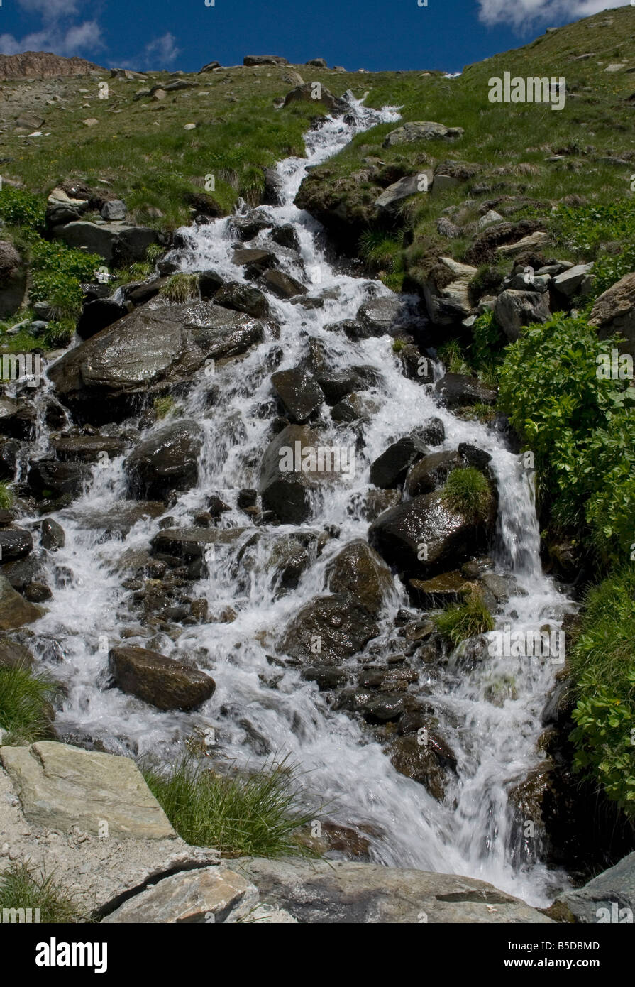 Waterfall pouring down hi-res stock photography and images - Alamy