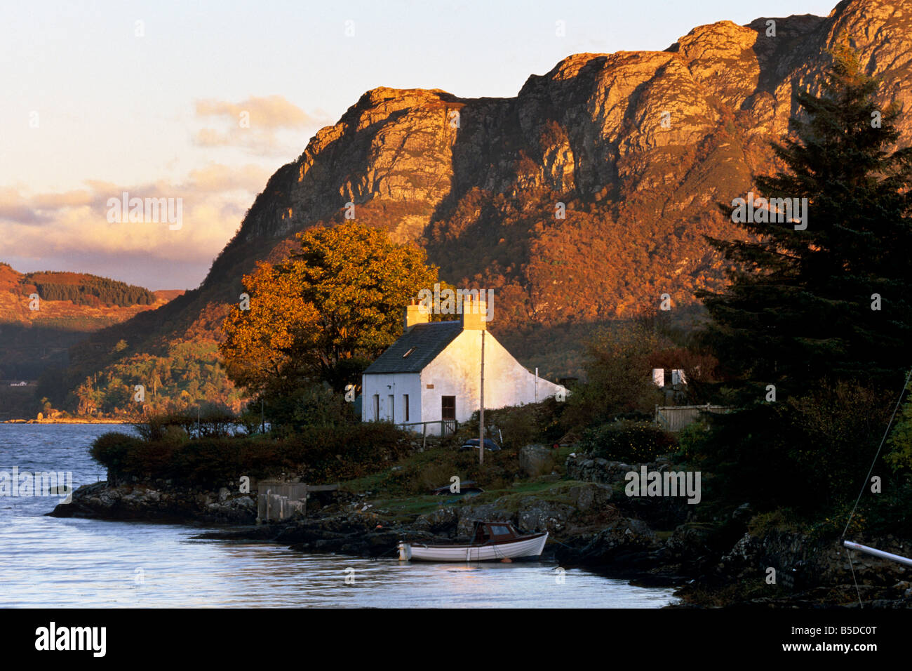 Plockton cottages hi-res stock photography and images - Alamy