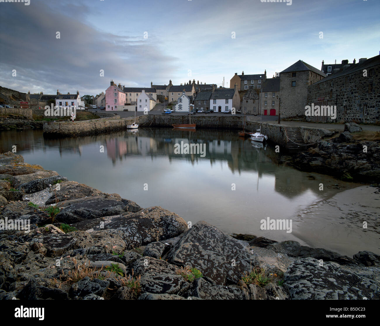 17th century harbour hi-res stock photography and images - Alamy