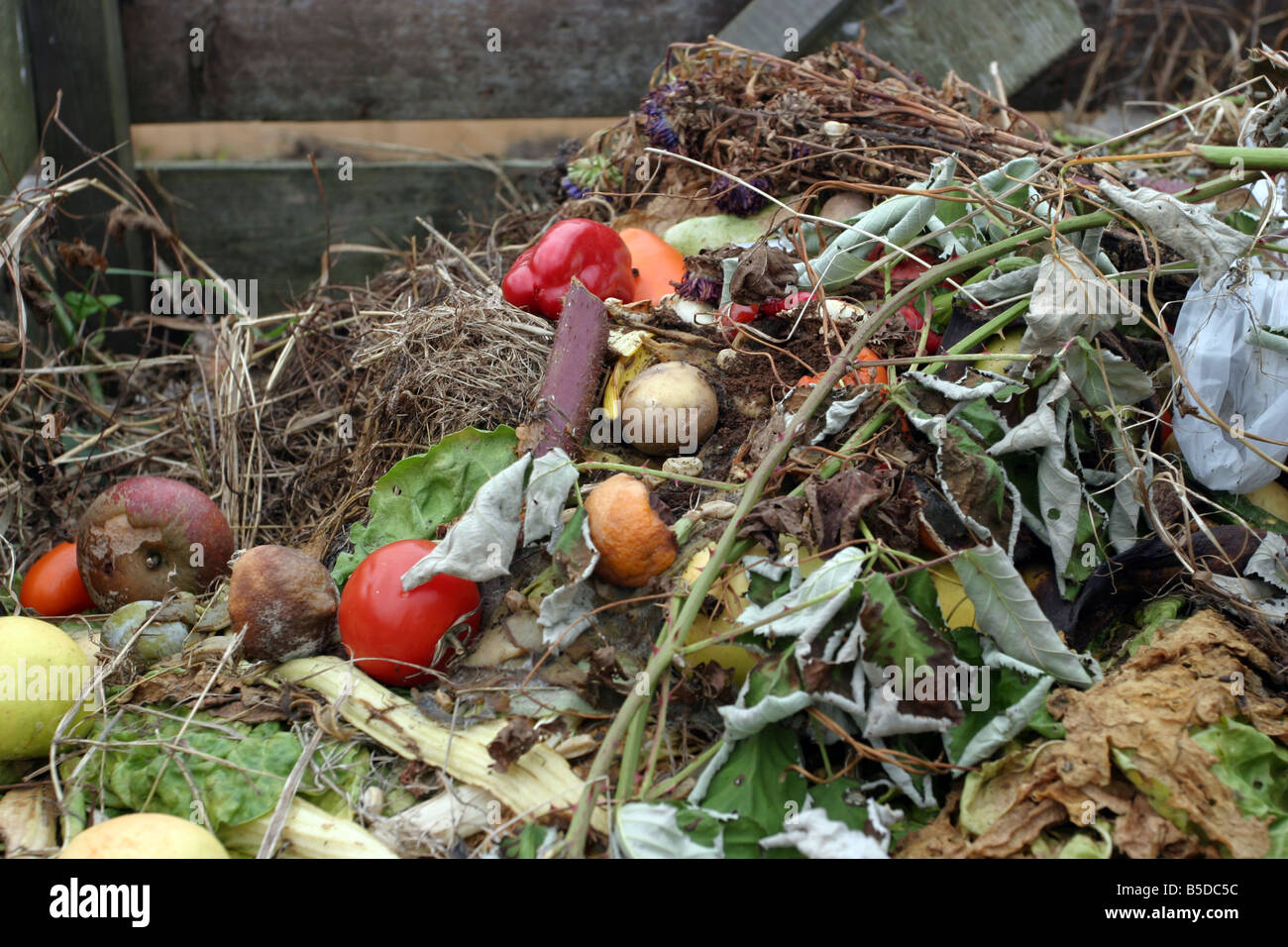Community compost pile hi-res stock photography and images - Alamy