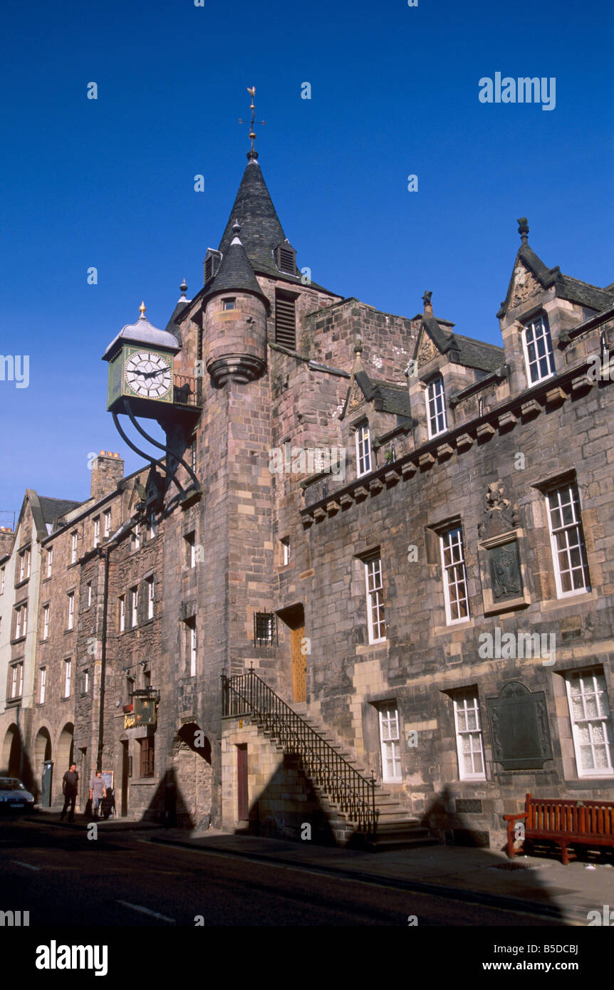 Canongate Tolbooth on the Royal Mile, dating from the 16th century ...