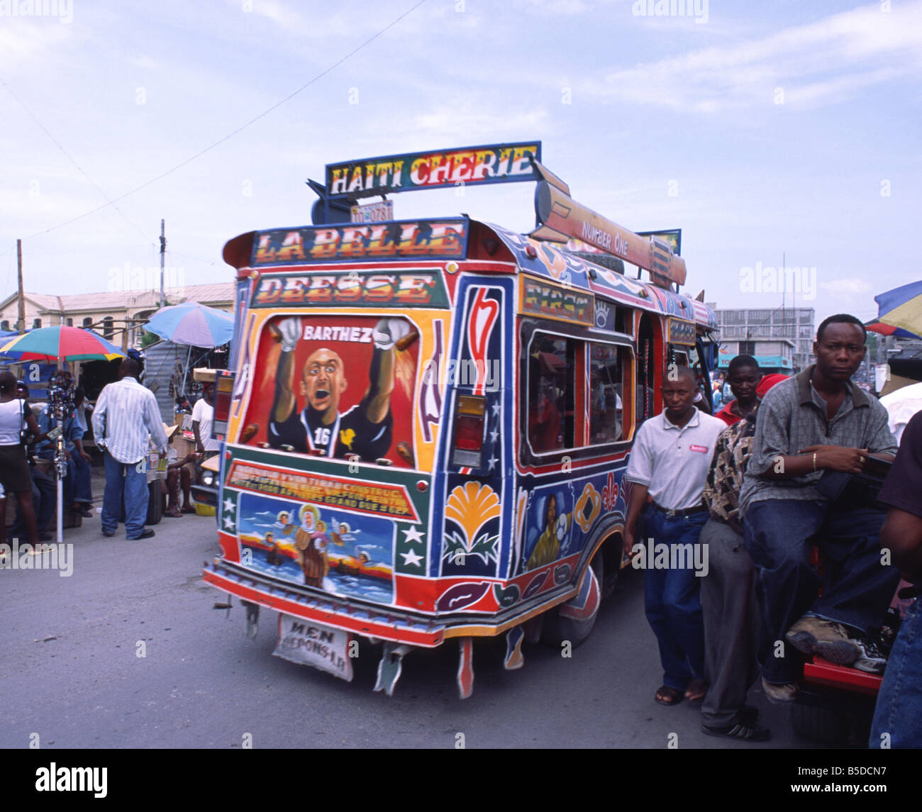 The hustle and bustle of downtown Port-au-Prince in Haiti with ‘taps ...