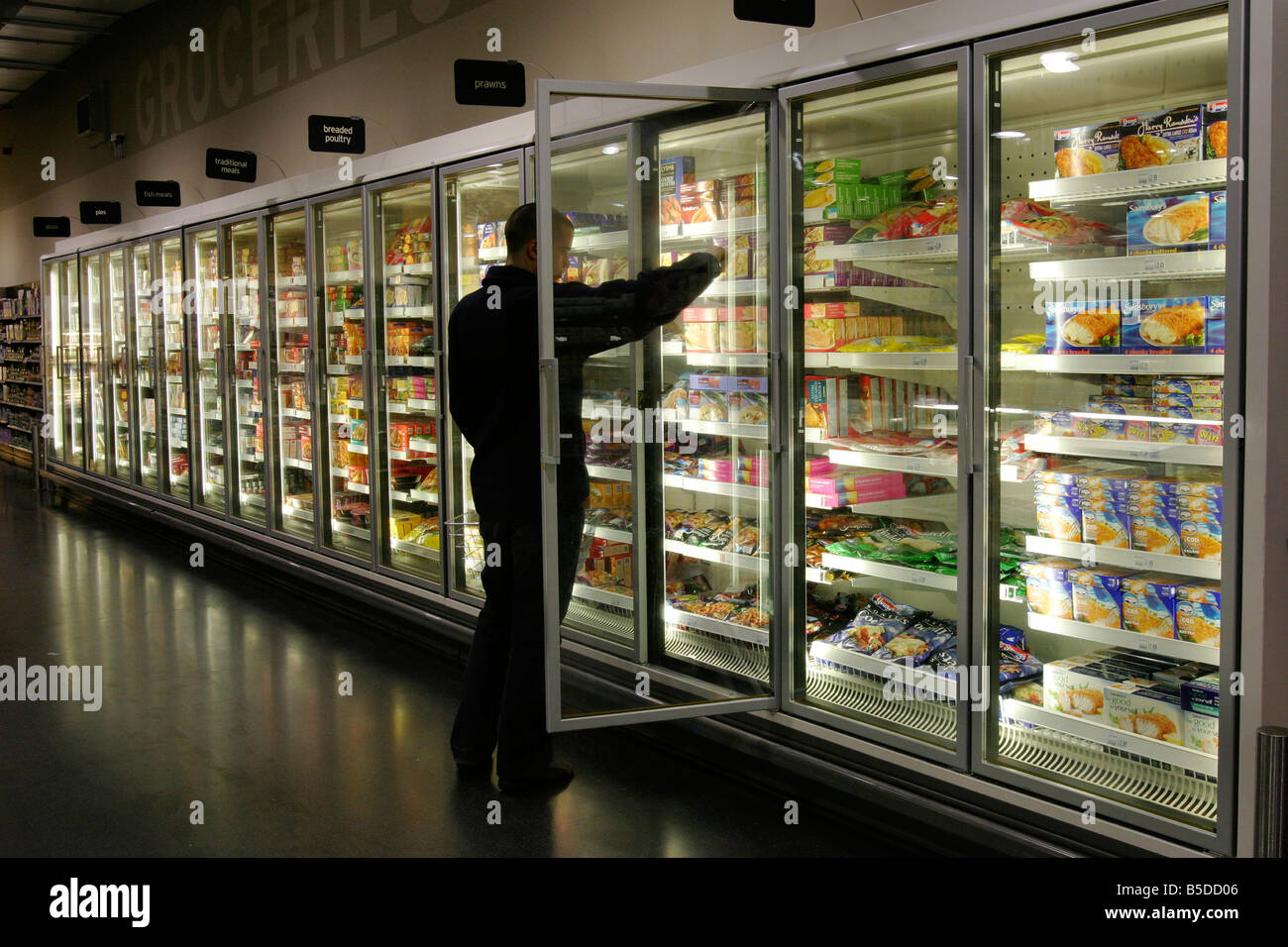 Frozen meals hi-res stock photography and images - Alamy