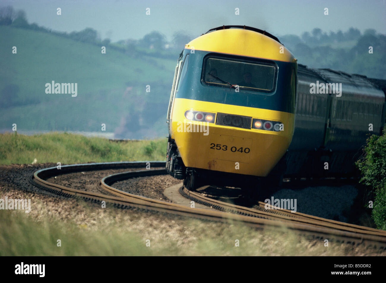 Train rounding curve hi-res stock photography and images - Alamy