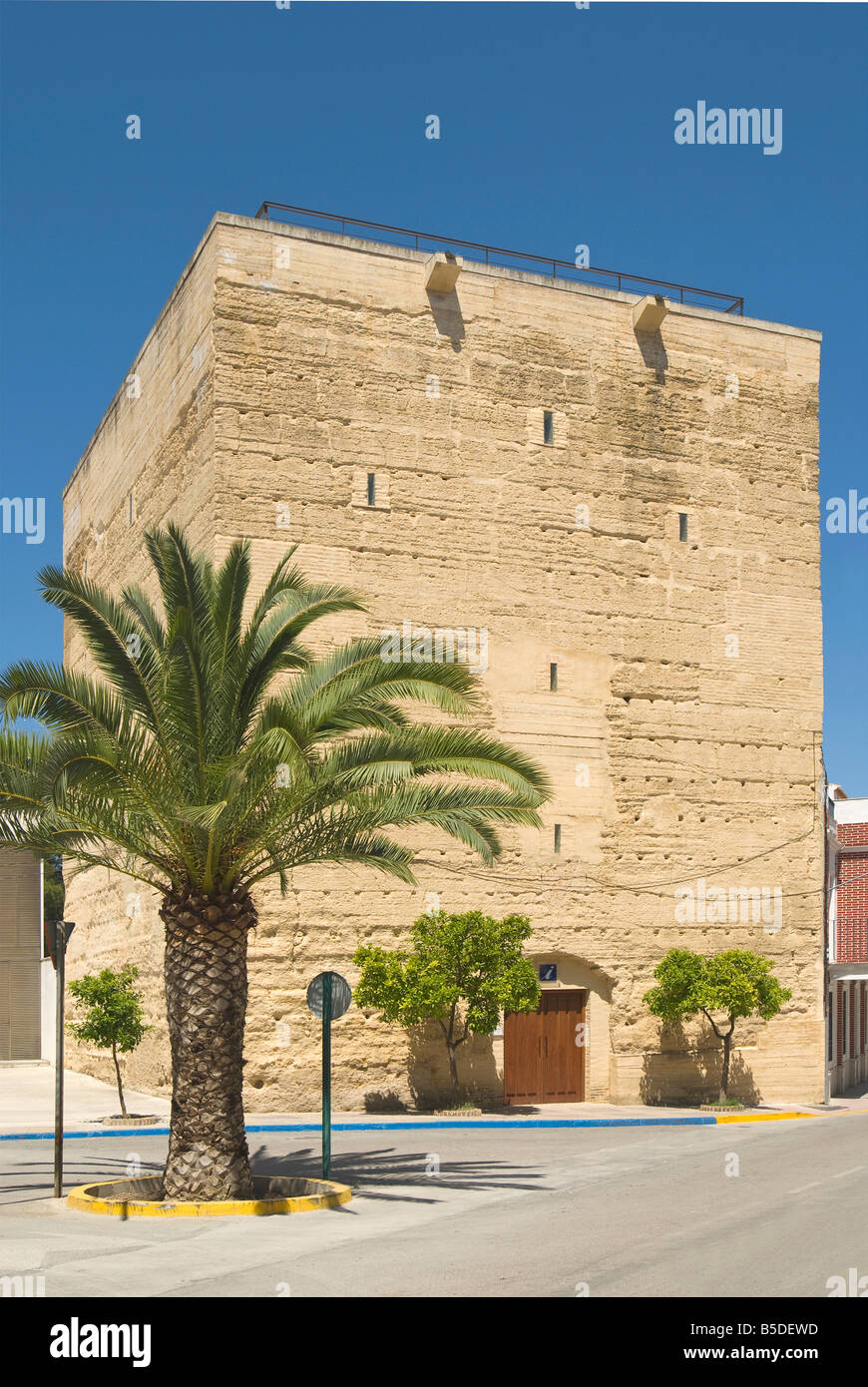 Torreon del castillo del hornillo hi-res stock photography and images ...
