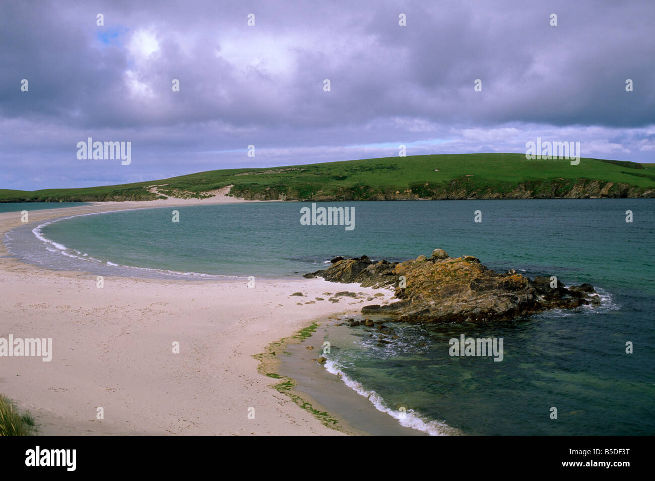 Tombolo at st ninians isle hi-res stock photography and images - Alamy