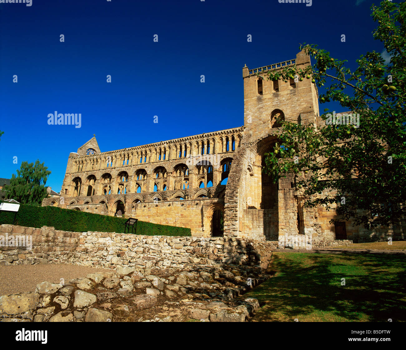 Borders abbey hi-res stock photography and images - Alamy