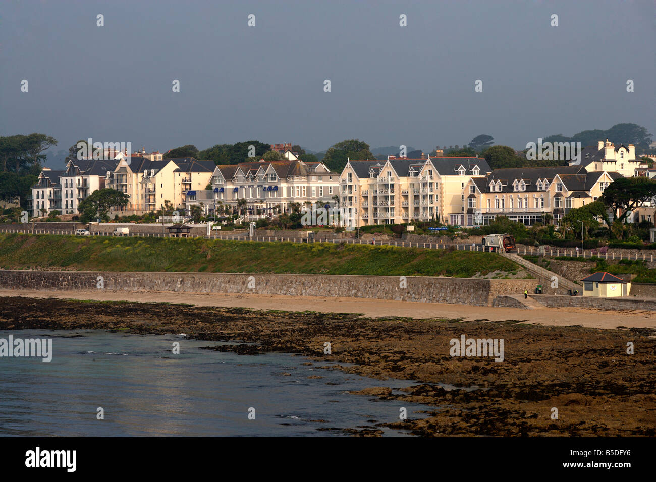 Falmouth sea front hi-res stock photography and images - Alamy