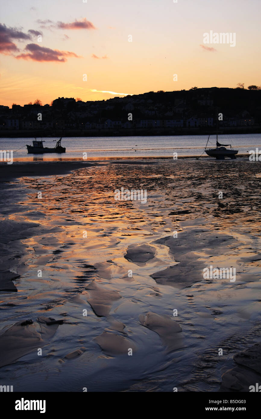 Beach estuary instow in summer hi-res stock photography and images - Alamy