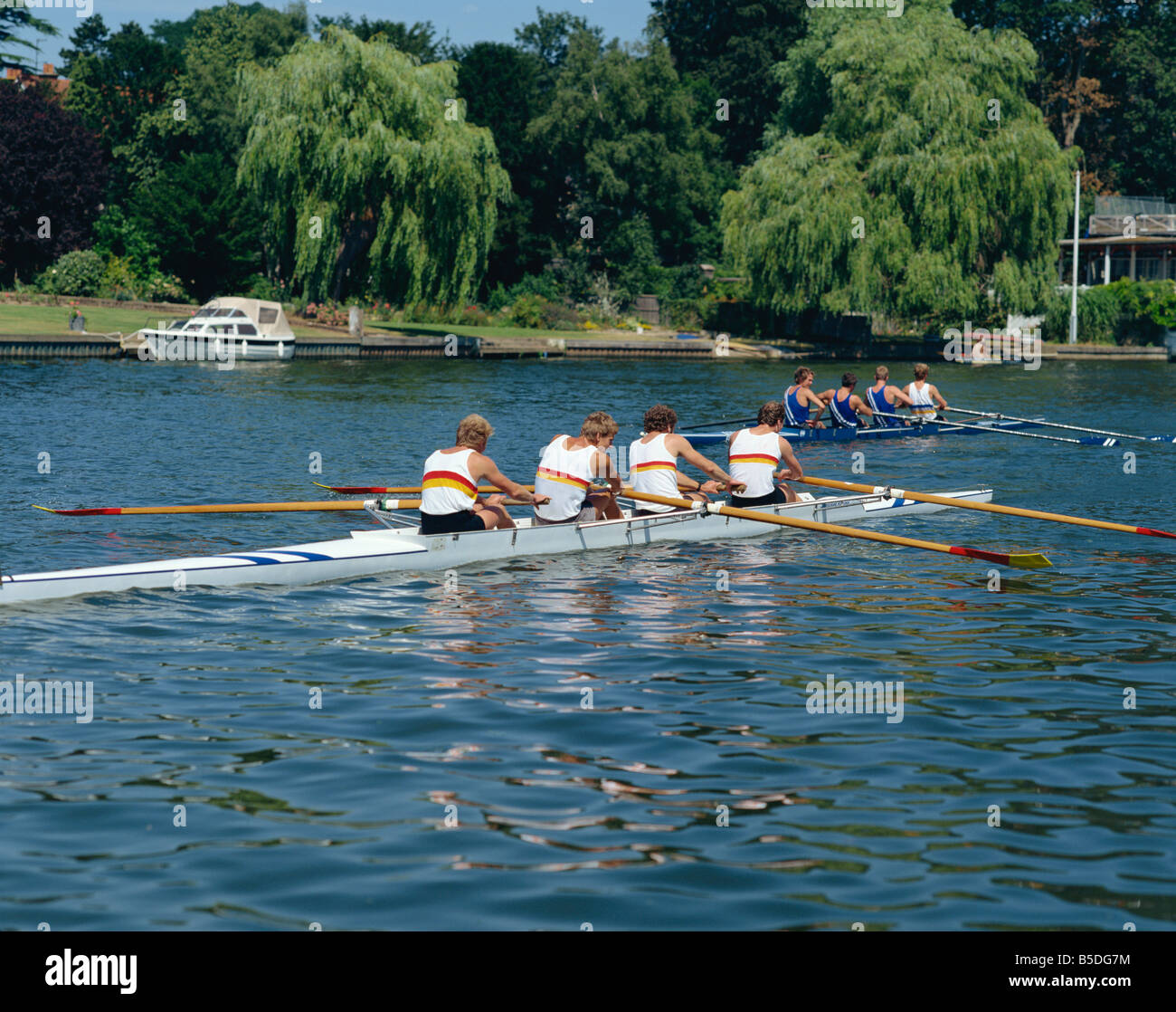 Henley on thames rowing boats hi-res stock photography and images - Alamy
