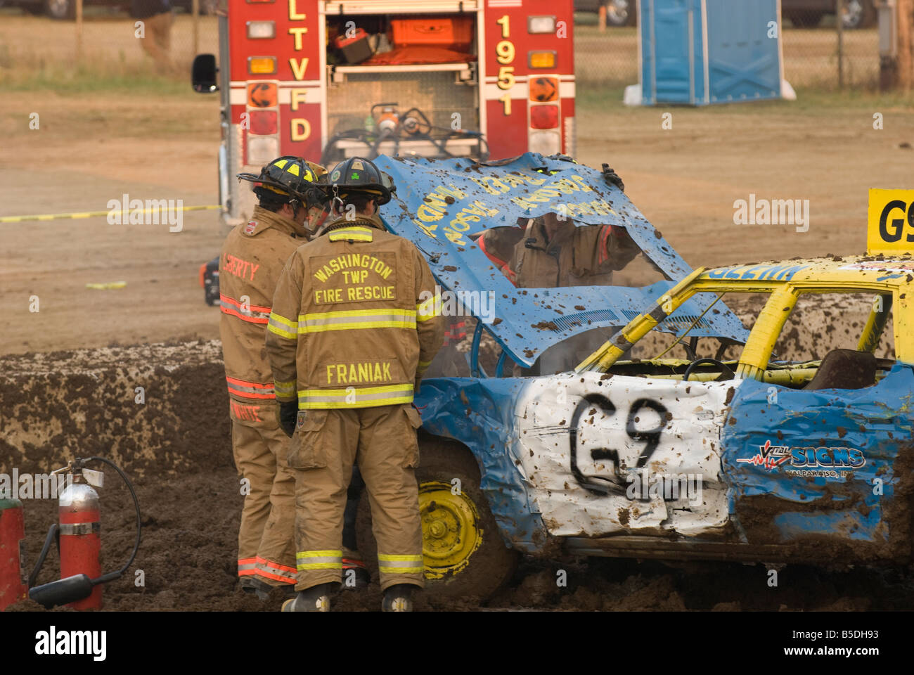American fireman porter hi-res stock photography and images - Alamy