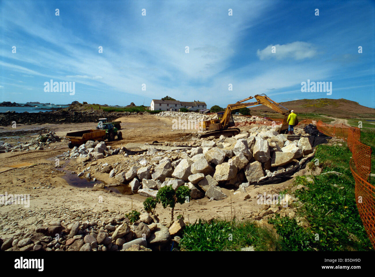 Building sea defences hi-res stock photography and images - Alamy