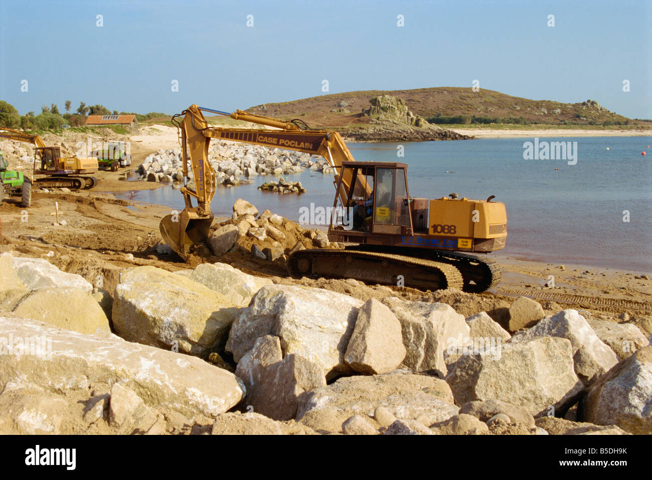 Building sea defences hi-res stock photography and images - Alamy